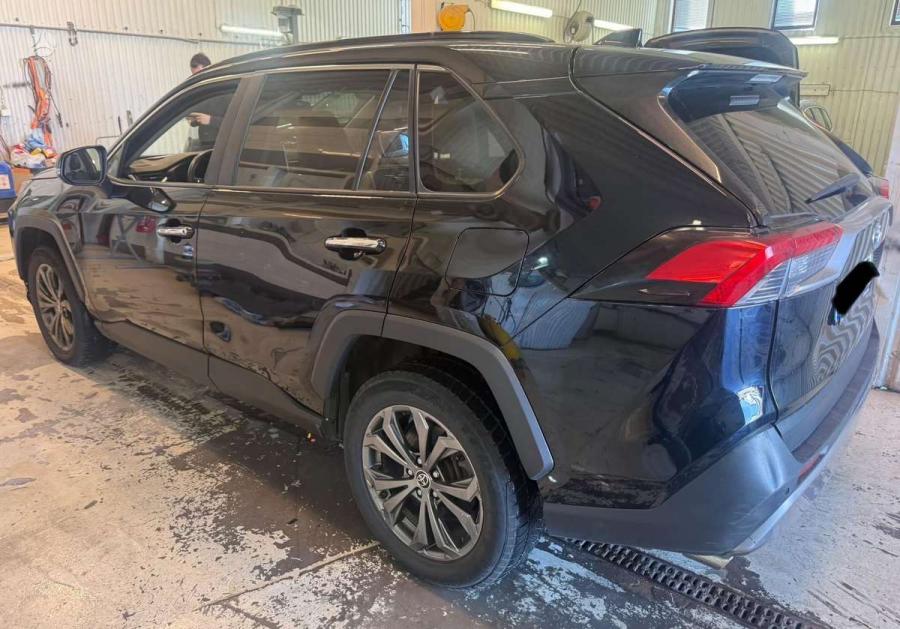 Toyota RAV4 2022 in Kaunas, with an engine capacity of 2.50 L and mileage of 300 thousand km for 19600 €, photo 1 on AUTOMOTO.COM.LV