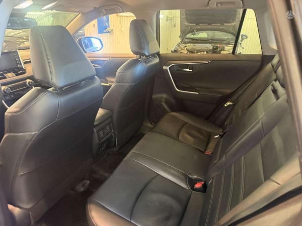 Toyota RAV4 2022 Kauņa, ar dzinēja tilpumu 2.50 L un nobraukumu 300 tūkst. km par 19600 €, foto 6 vietnē AUTOMOTO.COM.LV