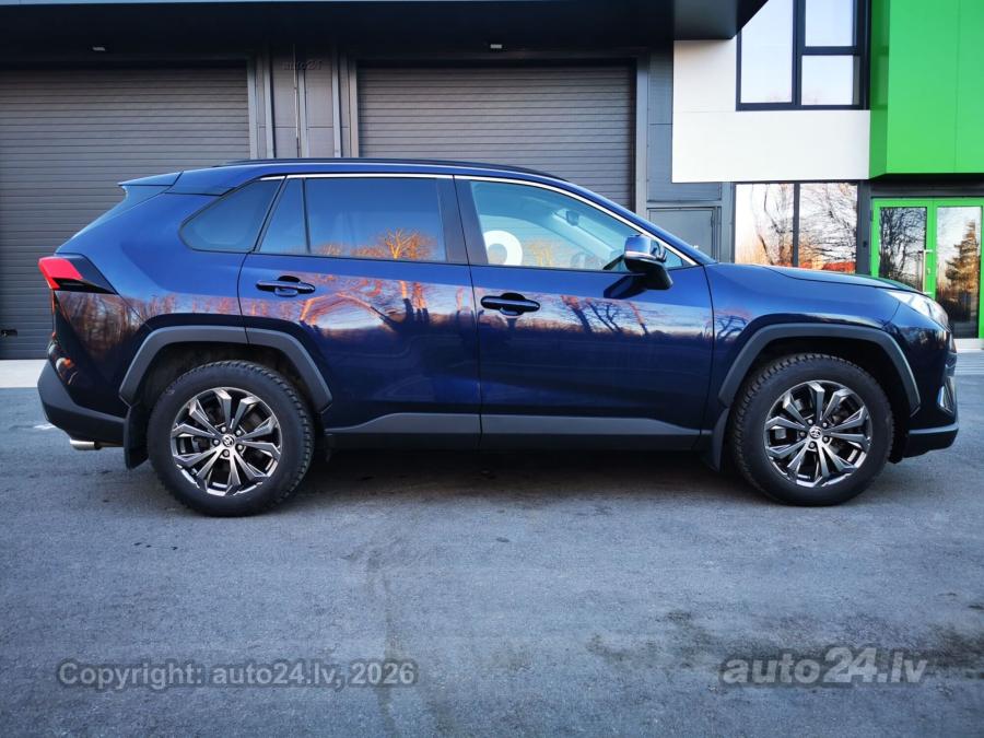 Toyota RAV4 2023 Tallina, ar dzinēja tilpumu 2.00 L un nobraukumu 22 tūkst. km par 34300 €, foto 4 vietnē AUTOMOTO.COM.LV
