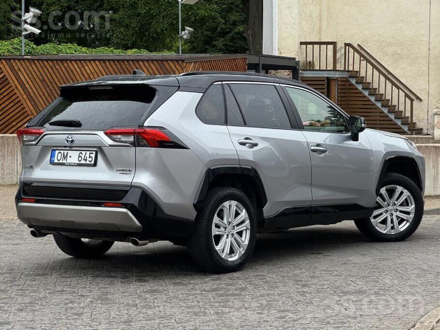 Toyota RAV4 2023 in Jelgava, with an engine capacity of 2.50 L and mileage of 51 thousand km for 34000 €, photo 4 on AUTOMOTO.COM.LV