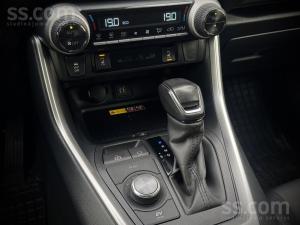 Toyota RAV4 2023 in Jelgava, with an engine capacity of 2.50 L and mileage of 51 thousand km for 34000 €, photo 13 on AUTOMOTO.COM.LV