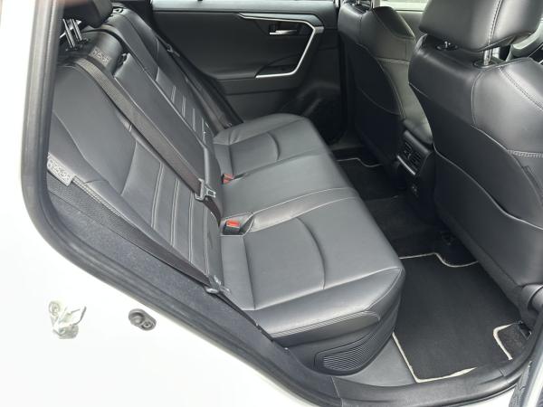 Toyota RAV4 2023 in Vilnius, with an engine capacity of 2.50 L and mileage of 151 thousand km for 29950 €, photo 5 on AUTOMOTO.COM.LV
