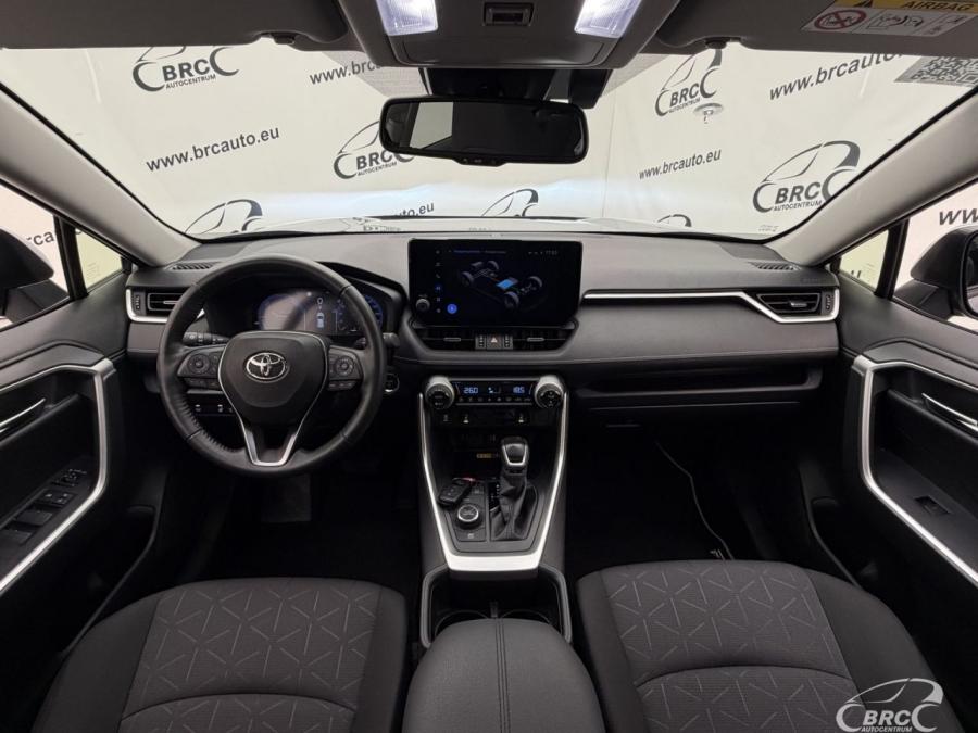 Toyota RAV4 2024 in Vilnius, with an engine capacity of 2.49 L and mileage of 23 thousand km for 30800 €, photo 4 on AUTOMOTO.COM.LV