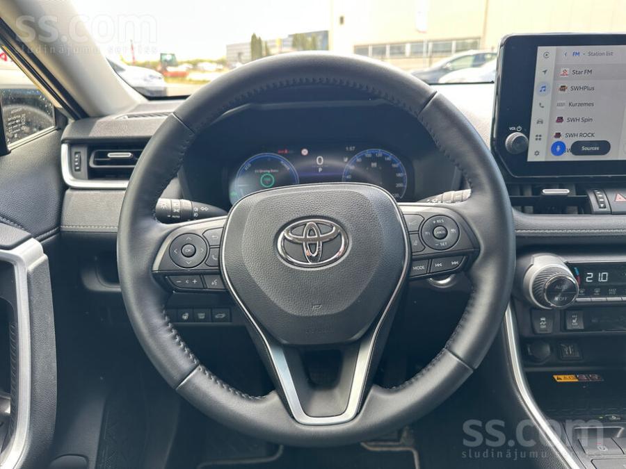 Toyota RAV4 2025 Liepāja, ar dzinēja tilpumu 2.50 L un nobraukumu 16 tūkst. km par 38900 €, foto 13 vietnē AUTOMOTO.COM.LV