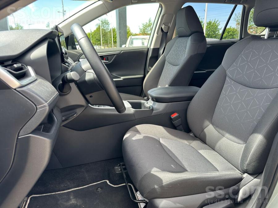 Toyota RAV4 2025 Liepāja, ar dzinēja tilpumu 2.50 L un nobraukumu 16 tūkst. km par 38900 €, foto 20 vietnē AUTOMOTO.COM.LV