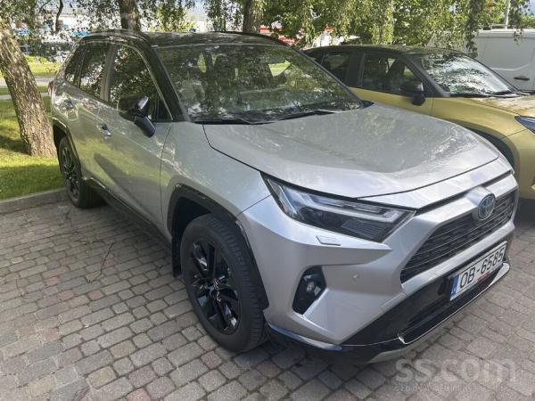 Toyota RAV4 2025 in Riga, with an engine capacity of 2.50 L and mileage of 32 thousand km for 40490 €, photo 2 on AUTOMOTO.COM.LV
