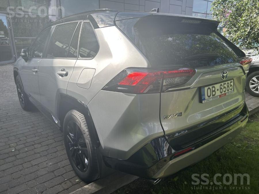 Тойота РАВ 4 2025 в Рига, объемом двигателя 2.50 л и пробегом 32 тыс. км за 40490 €, фото 4 на AUTOMOTO.COM.LV