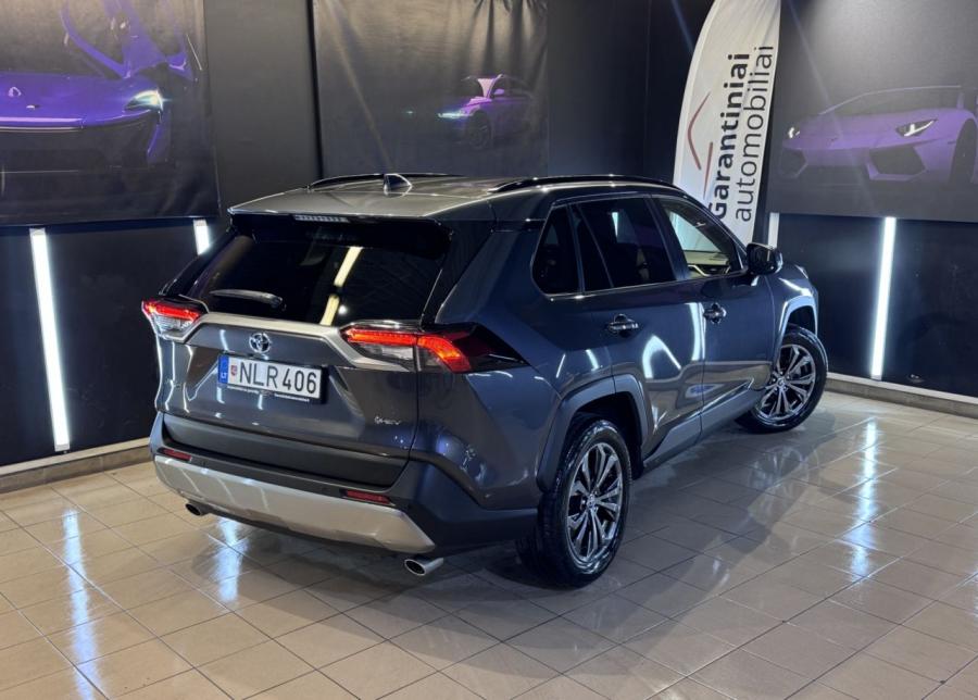 Toyota RAV4 2025 in Vilnius, with an engine capacity of 2.50 L and mileage of 36 thousand km for 36950 €, photo 3 on AUTOMOTO.COM.LV