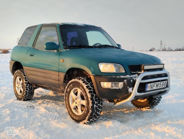 Zaļš Toyota RAV4 1999 Šilutė, ar dzinēja tilpumu 2.00 L un nobraukumu 307 tūkst. km par 3200 €, foto 2 vietnē AUTOMOTO.COM.LV