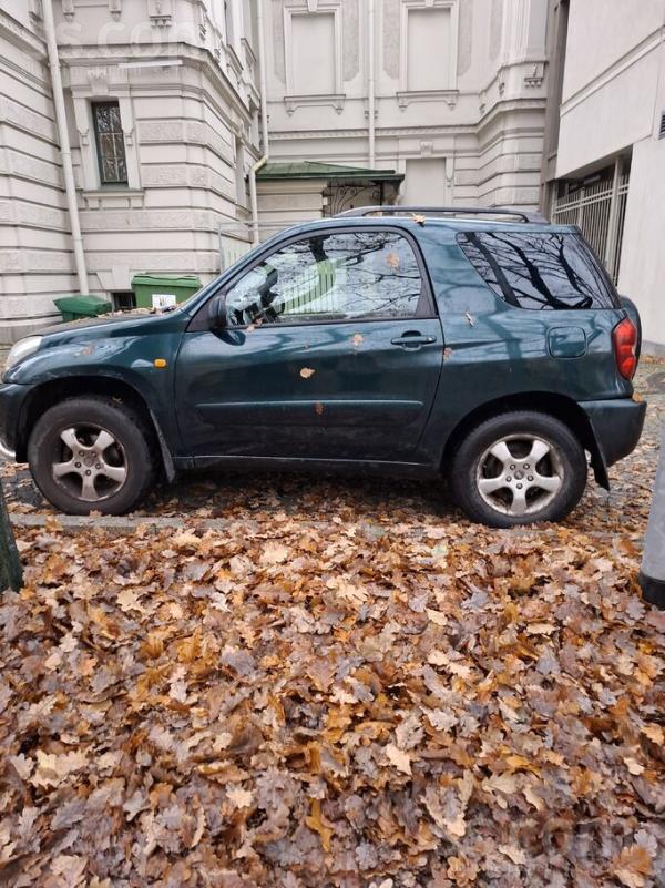 Green Toyota RAV4 2001 in Riga, with an engine capacity of 1.80 L and mileage of 0 thousand km for 2300 €, photo 3 on AUTOMOTO.COM.LV
