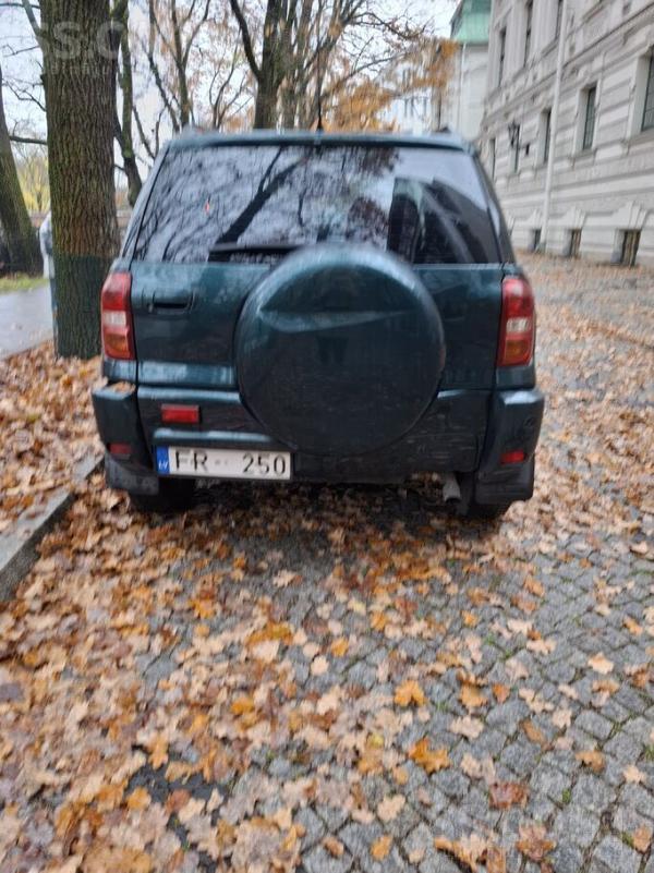 Green Toyota RAV4 2001 in Riga, with an engine capacity of 1.80 L and mileage of 0 thousand km for 2300 €, photo 4 on AUTOMOTO.COM.LV