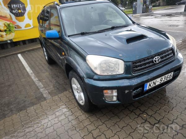 Zaļš Toyota RAV4 2001 Jelgava, ar dzinēja tilpumu 2.00 L un nobraukumu 265 tūkst. km par 1450 €, foto 2 vietnē AUTOMOTO.COM.LV