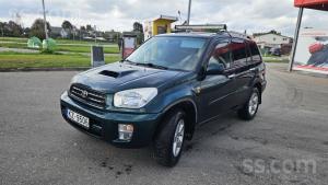 Zaļš Toyota RAV4 2001 Daugavpils, ar dzinēja tilpumu 2.00 L un nobraukumu 272 tūkst. km par 1400 €, foto  vietnē AUTOMOTO.COM.LV