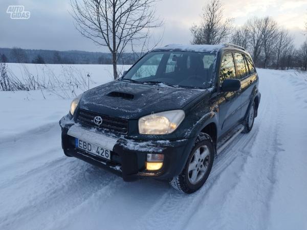 Zaļš Toyota RAV4 2003 Visaginas, ar dzinēja tilpumu 2.00 L un nobraukumu 266 tūkst. km par 2650 €, foto 1 vietnē AUTOMOTO.COM.LV