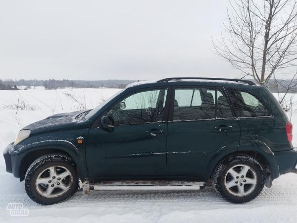 Zaļš Toyota RAV4 2003 Visaginas, ar dzinēja tilpumu 2.00 L un nobraukumu 266 tūkst. km par 2350 €, foto 2 vietnē AUTOMOTO.COM.LV