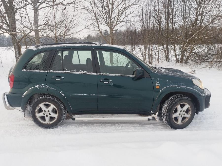 Zaļš Toyota RAV4 2003 Visaginas, ar dzinēja tilpumu 2.00 L un nobraukumu 266 tūkst. km par 2650 €, foto 3 vietnē AUTOMOTO.COM.LV