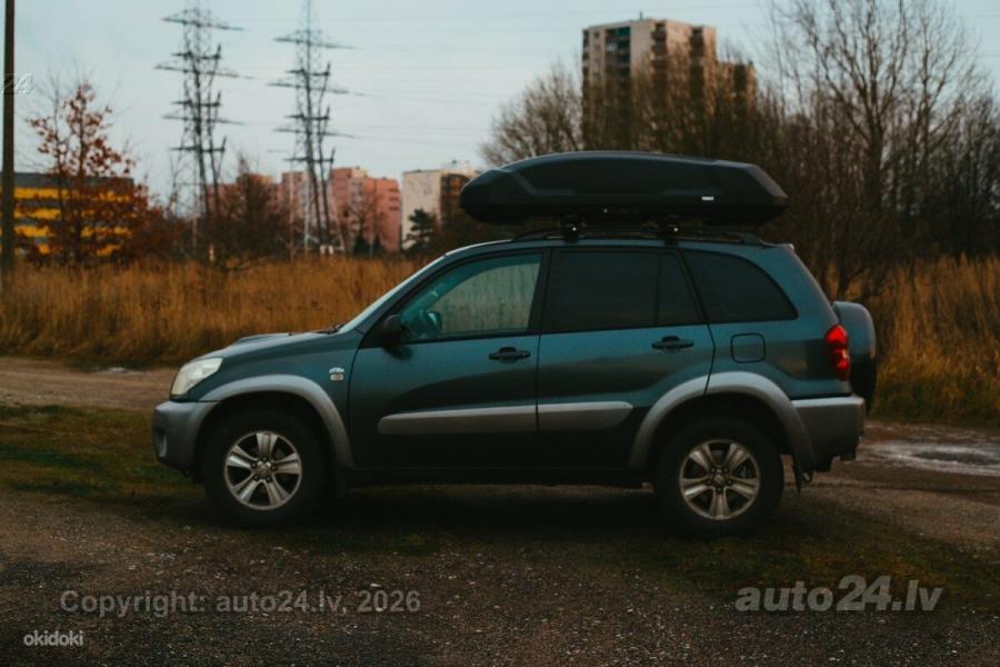 Zaļš Toyota RAV4 2004 Tallina, ar dzinēja tilpumu 2.00 L un nobraukumu 251 tūkst. km par 4900 €, foto 1 vietnē AUTOMOTO.COM.LV
