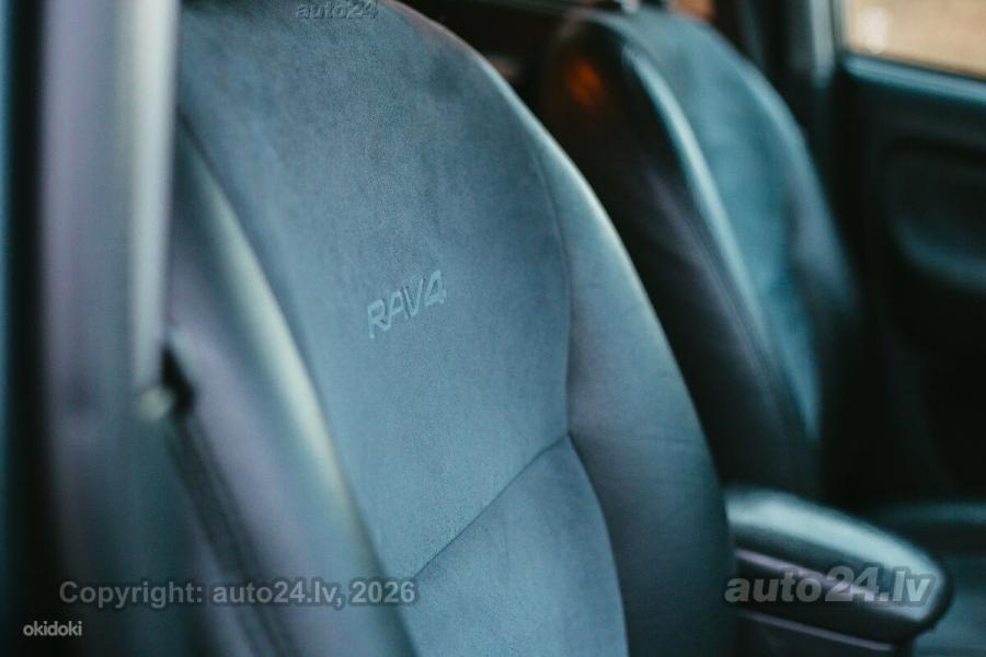 Zaļš Toyota RAV4 2004 Tallina, ar dzinēja tilpumu 2.00 L un nobraukumu 251 tūkst. km par 4900 €, foto 10 vietnē AUTOMOTO.COM.LV