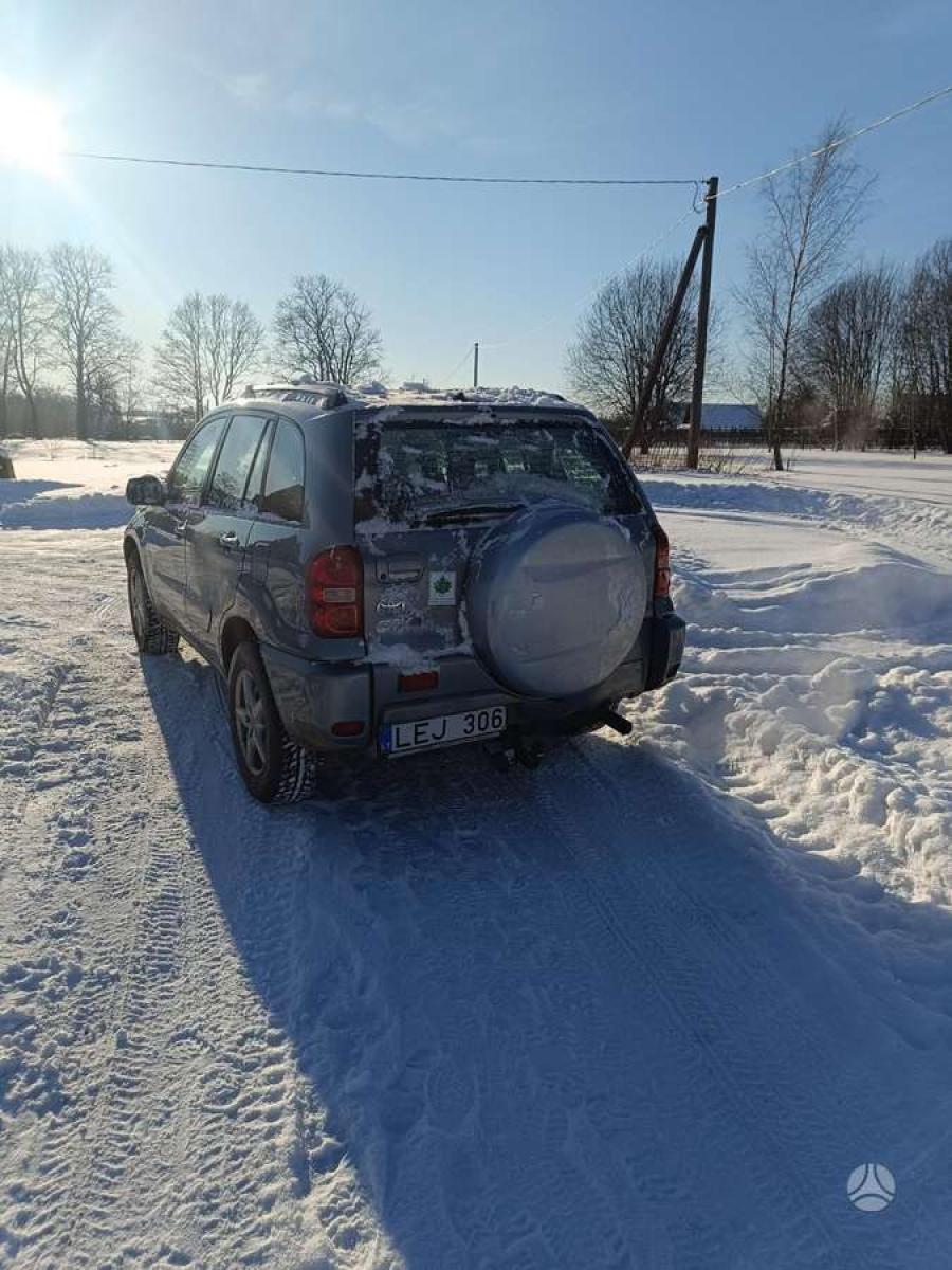 Zaļš Toyota RAV4 2005 Viļņa, ar dzinēja tilpumu 2.00 L un nobraukumu 257 tūkst. km par 3000 €, foto 5 vietnē AUTOMOTO.COM.LV
