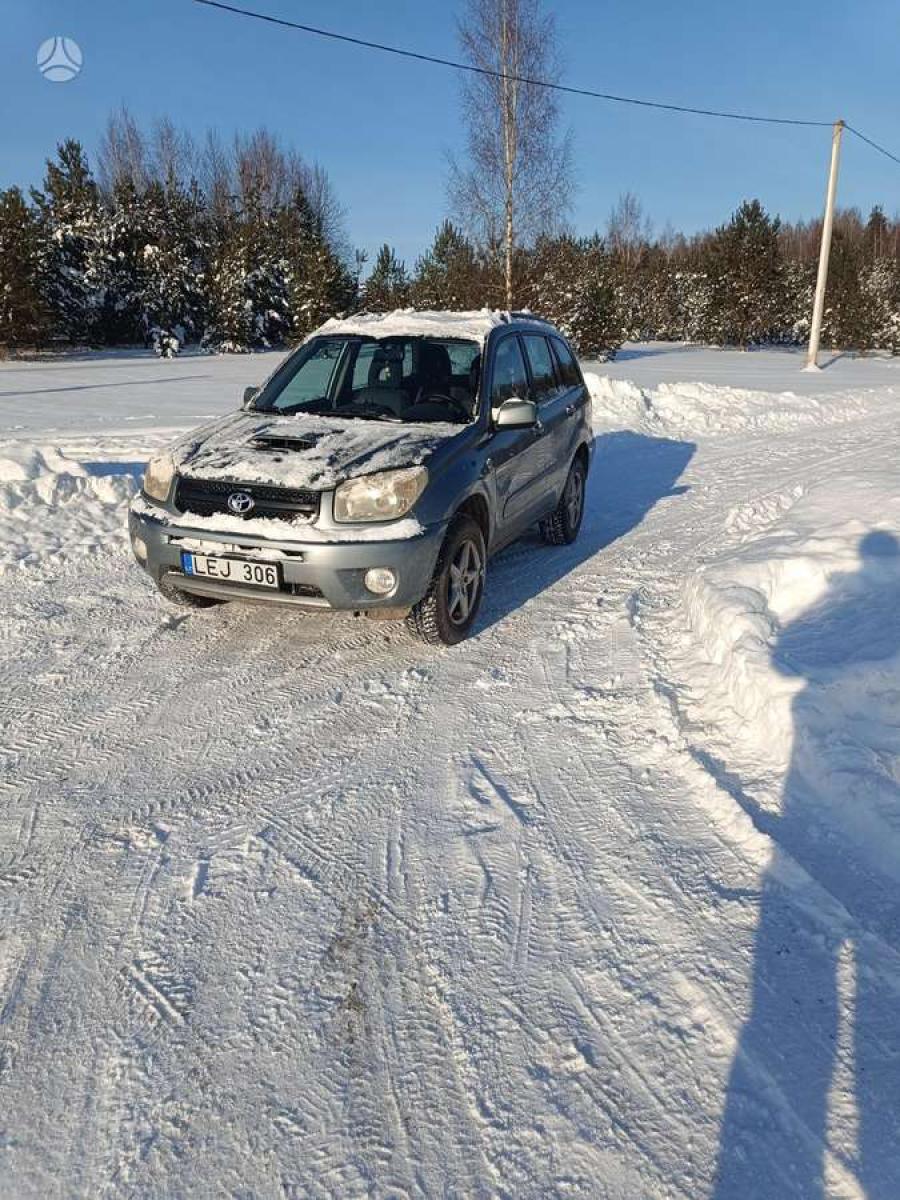 Zaļš Toyota RAV4 2005 Viļņa, ar dzinēja tilpumu 2.00 L un nobraukumu 257 tūkst. km par 3000 €, foto 6 vietnē AUTOMOTO.COM.LV