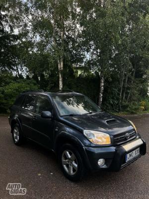 Zaļš Toyota RAV4 2005 Viļņa, ar dzinēja tilpumu 2.00 L un nobraukumu 250 tūkst. km par 3000 €, foto 6 vietnē AUTOMOTO.COM.LV