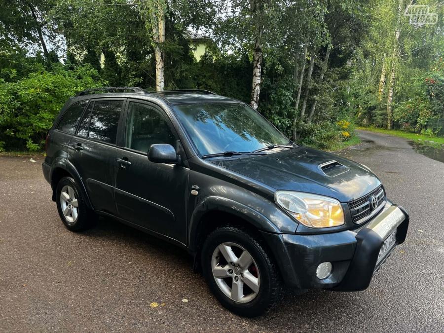 Zaļš Toyota RAV4 2005 Viļņa, ar dzinēja tilpumu 2.00 L un nobraukumu 250 tūkst. km par 3000 €, foto 7 vietnē AUTOMOTO.COM.LV