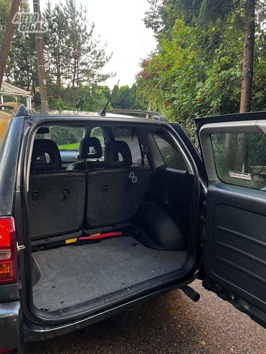 Zaļš Toyota RAV4 2005 Viļņa, ar dzinēja tilpumu 2.00 L un nobraukumu 250 tūkst. km par 3000 €, foto 9 vietnē AUTOMOTO.COM.LV