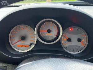 Zaļš Toyota RAV4 2005 Viļņa, ar dzinēja tilpumu 2.00 L un nobraukumu 250 tūkst. km par 3000 €, foto 15 vietnē AUTOMOTO.COM.LV