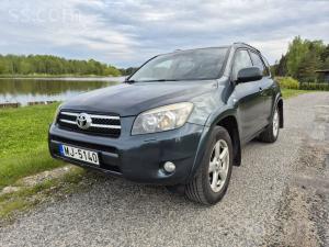 Green Toyota RAV4 2006 in Riga, with an engine capacity of 2.20 L and mileage of 472 thousand km for 2200 €, photo 1 on AUTOMOTO.COM.LV