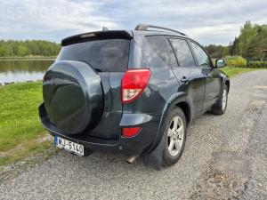 Green Toyota RAV4 2006 in Riga, with an engine capacity of 2.20 L and mileage of 472 thousand km for 2200 €, photo 8 on AUTOMOTO.COM.LV