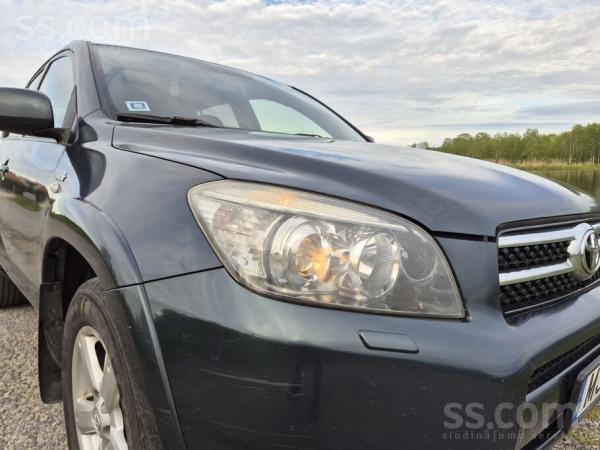 Green Toyota RAV4 2006 in Riga, with an engine capacity of 2.20 L and mileage of 472 thousand km for 2200 €, photo 9 on AUTOMOTO.COM.LV