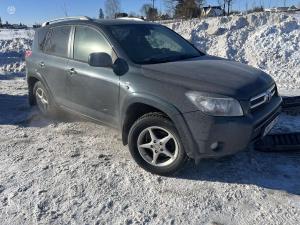 Green Toyota RAV4 2006 in Telschi, with an engine capacity of 2.20 L and mileage of 430 thousand km for 2700 €, photo  on AUTOMOTO.COM.LV