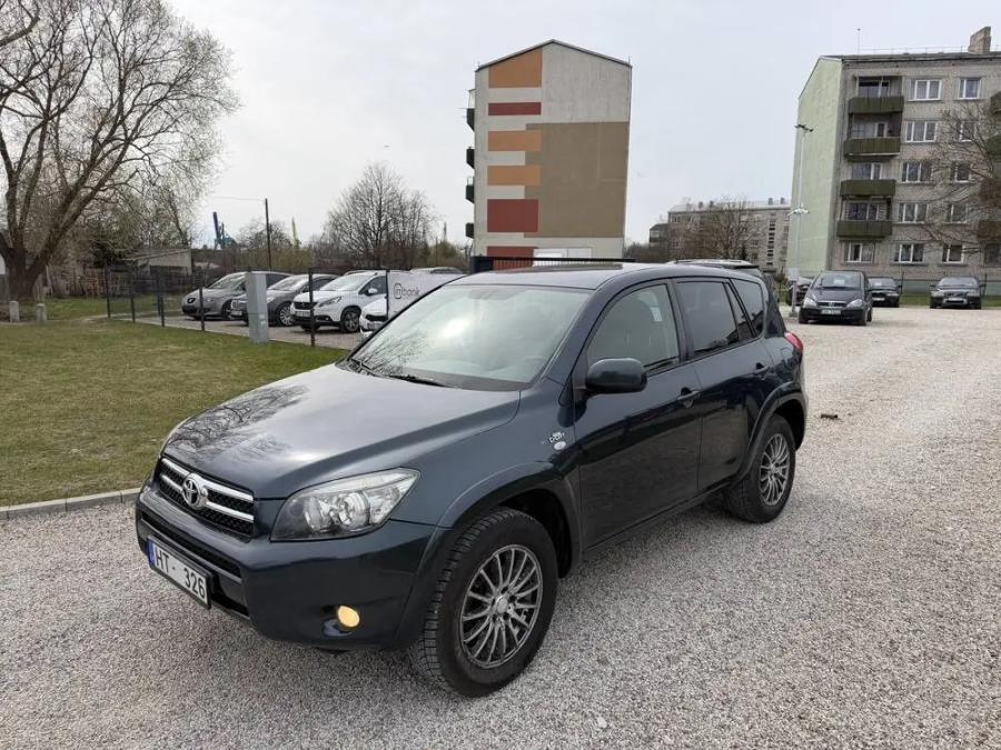 Zaļš Toyota RAV4 2006 Ventspils, ar dzinēja tilpumu 2.20 L un nobraukumu 292 tūkst. km par 2990 €, foto 1 vietnē AUTOMOTO.COM.LV