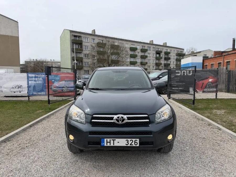 Zaļš Toyota RAV4 2006 Ventspils, ar dzinēja tilpumu 2.20 L un nobraukumu 292 tūkst. km par 2990 €, foto 3 vietnē AUTOMOTO.COM.LV