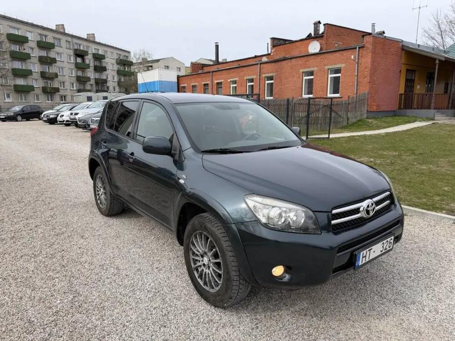 Zaļš Toyota RAV4 2006 Ventspils, ar dzinēja tilpumu 2.20 L un nobraukumu 292 tūkst. km par 2990 €, foto 4 vietnē AUTOMOTO.COM.LV