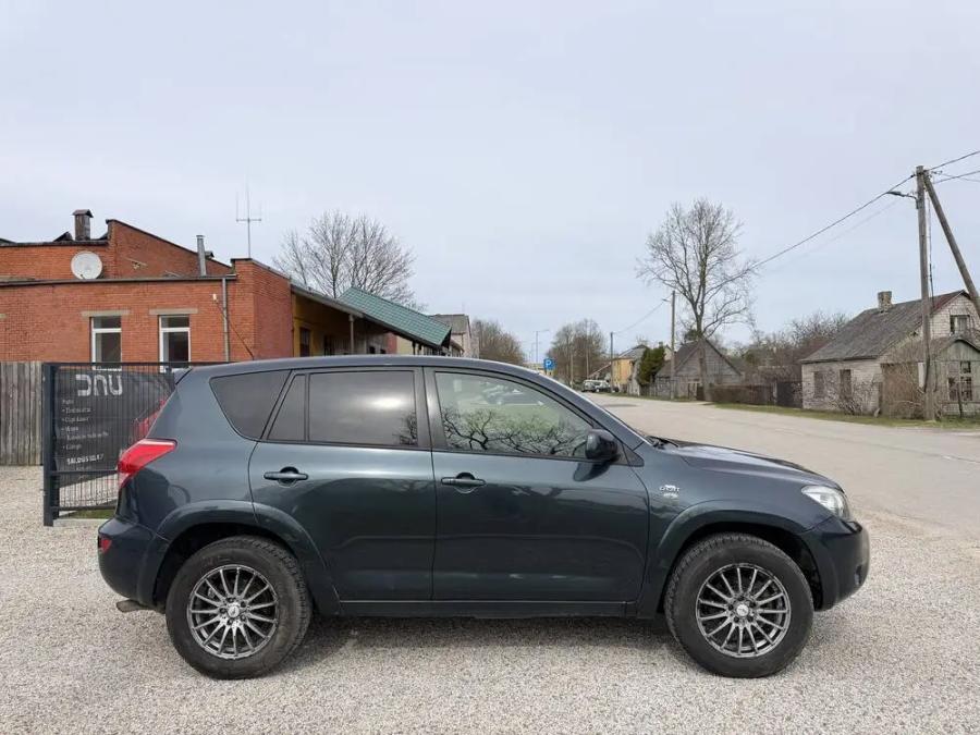 Zaļš Toyota RAV4 2006 Ventspils, ar dzinēja tilpumu 2.20 L un nobraukumu 292 tūkst. km par 2990 €, foto 8 vietnē AUTOMOTO.COM.LV