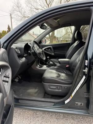 Zaļš Toyota RAV4 2006 Ventspils, ar dzinēja tilpumu 2.20 L un nobraukumu 292 tūkst. km par 2990 €, foto 11 vietnē AUTOMOTO.COM.LV