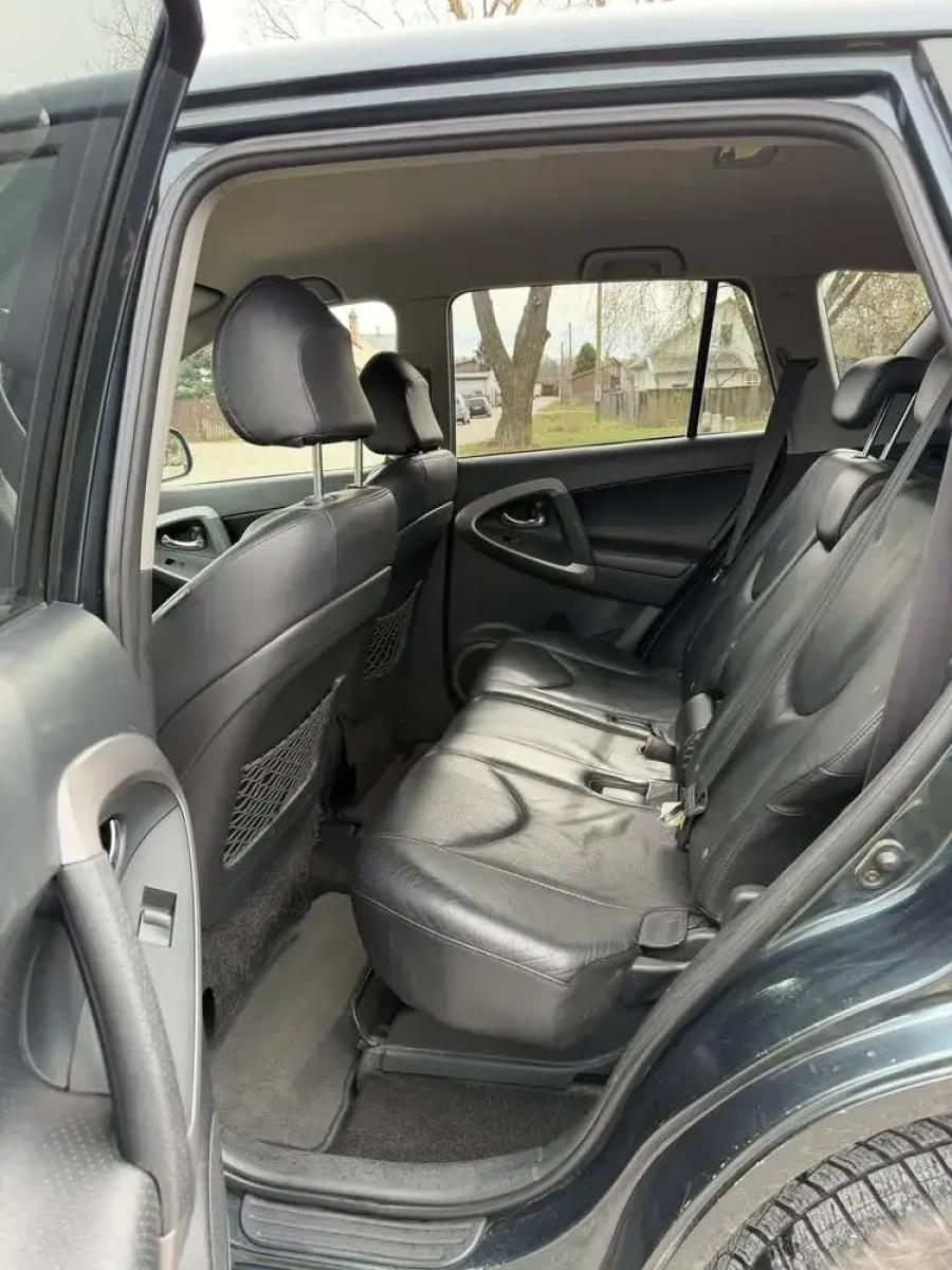 Zaļš Toyota RAV4 2006 Ventspils, ar dzinēja tilpumu 2.20 L un nobraukumu 292 tūkst. km par 2990 €, foto 16 vietnē AUTOMOTO.COM.LV