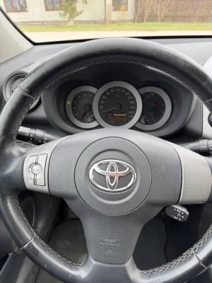 Zaļš Toyota RAV4 2006 Ventspils, ar dzinēja tilpumu 2.20 L un nobraukumu 292 tūkst. km par 2990 €, foto 19 vietnē AUTOMOTO.COM.LV