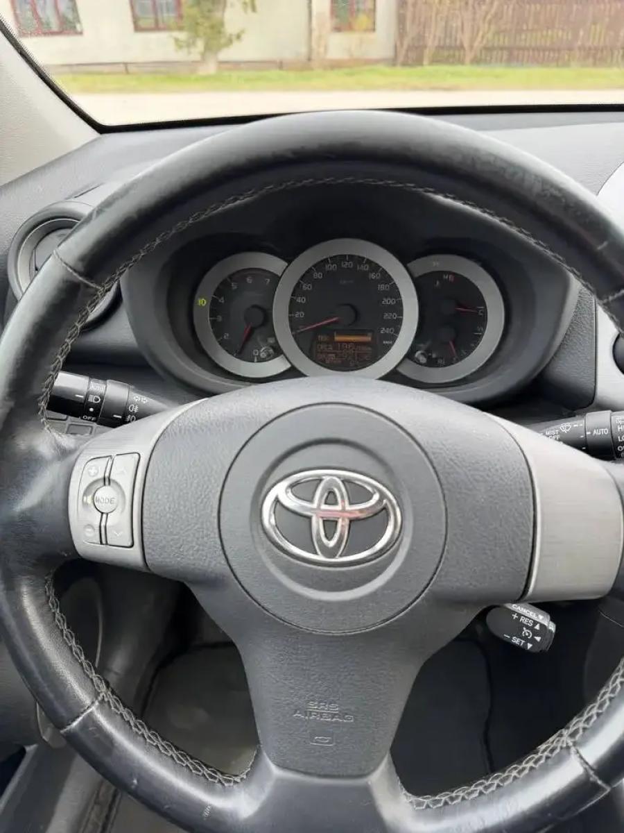 Zaļš Toyota RAV4 2006 Ventspils, ar dzinēja tilpumu 2.20 L un nobraukumu 292 tūkst. km par 2990 €, foto 19 vietnē AUTOMOTO.COM.LV