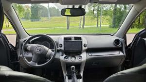Green Toyota RAV4 2006 in Visaginas, with an engine capacity of 2.23 L and mileage of 294 thousand km for 3999 €, photo 3 on AUTOMOTO.COM.LV