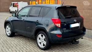 Green Toyota RAV4 2006 in Klaipeda, with an engine capacity of 2.20 L and mileage of 295 thousand km for 3500 €, photo 6 on AUTOMOTO.COM.LV