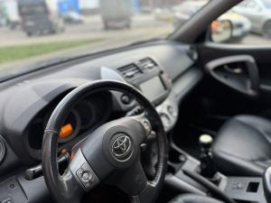 Green Toyota RAV4 2006 in Klaipeda, with an engine capacity of 2.20 L and mileage of 295 thousand km for 3500 €, photo 10 on AUTOMOTO.COM.LV