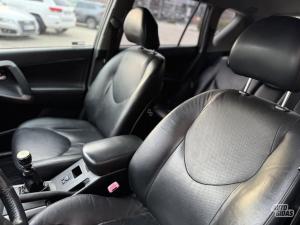 Green Toyota RAV4 2006 in Klaipeda, with an engine capacity of 2.20 L and mileage of 295 thousand km for 3500 €, photo 11 on AUTOMOTO.COM.LV