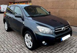 Green Toyota RAV4 2006 in Klaipeda, with an engine capacity of 2.23 L and mileage of 325 thousand km for 2950 €, photo  on AUTOMOTO.COM.LV