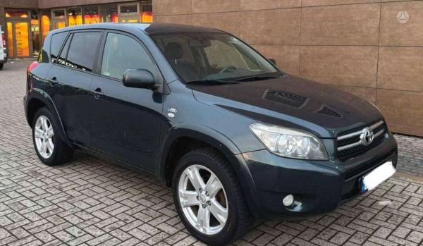 Zaļš Toyota RAV4 2006 Klaipėda, ar dzinēja tilpumu 2.23 L un nobraukumu 325 tūkst. km par 2950 €, foto 3 vietnē AUTOMOTO.COM.LV