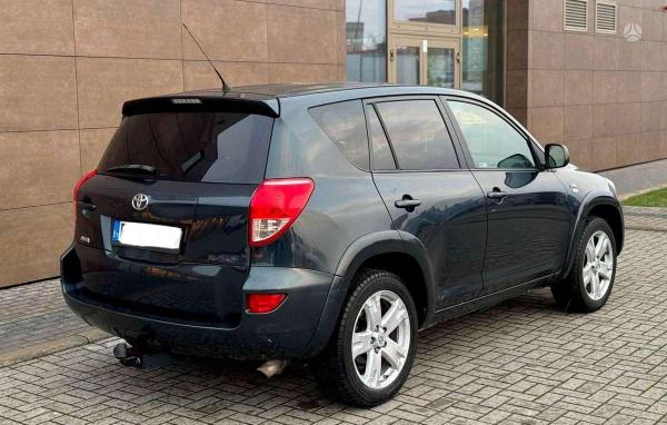 Zaļš Toyota RAV4 2006 Klaipėda, ar dzinēja tilpumu 2.23 L un nobraukumu 325 tūkst. km par 2950 €, foto 4 vietnē AUTOMOTO.COM.LV