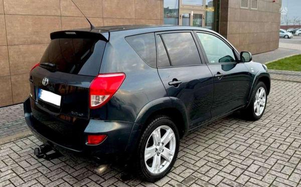 Zaļš Toyota RAV4 2006 Klaipėda, ar dzinēja tilpumu 2.23 L un nobraukumu 325 tūkst. km par 2950 €, foto 8 vietnē AUTOMOTO.COM.LV