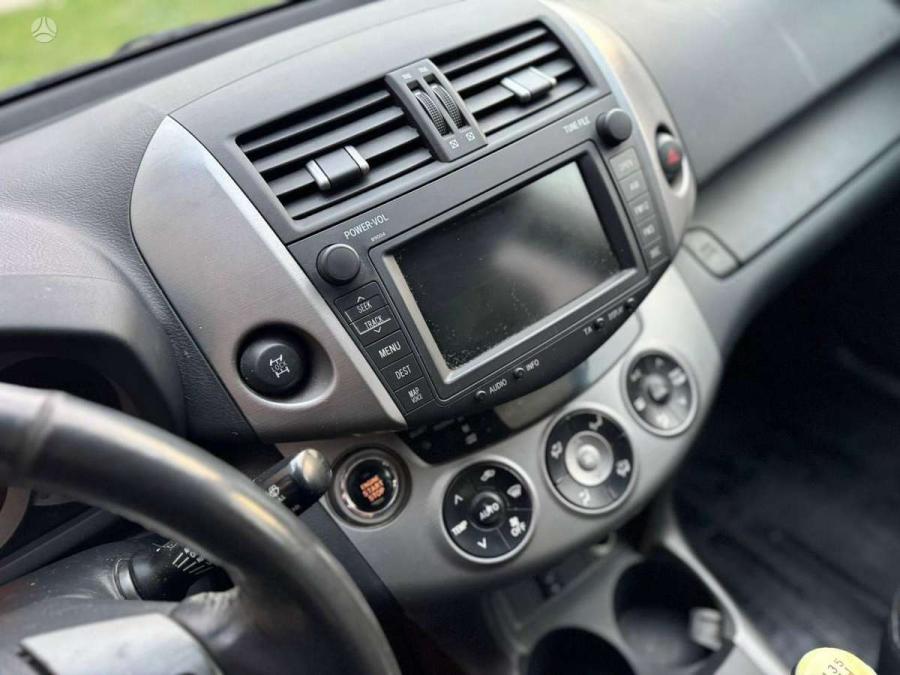 Green Toyota RAV4 2006 in Klaipeda, with an engine capacity of 2.23 L and mileage of 325 thousand km for 2950 €, photo 14 on AUTOMOTO.COM.LV