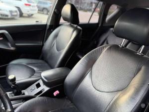 Green Toyota RAV4 2006 in Klaipeda, with an engine capacity of 2.23 L and mileage of 325 thousand km for 2950 €, photo 16 on AUTOMOTO.COM.LV